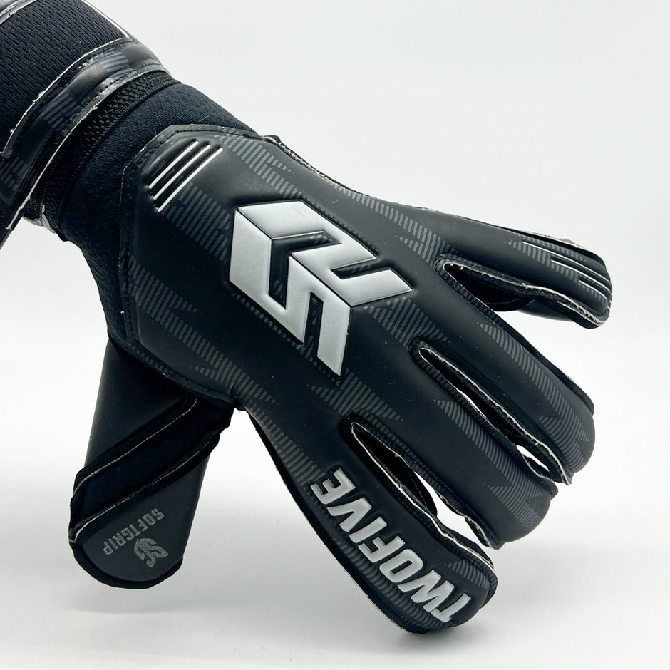 TWOFIVE GLOVES AUSTRALIA | PROFESSIONAL GOALKEEPER GLOVES